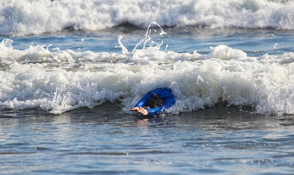 How to bodysurf, tricks and tips | WAW Handplanes – Waw Handplanes